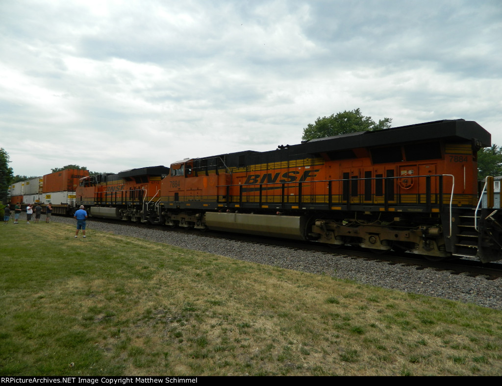 BNSF 7884